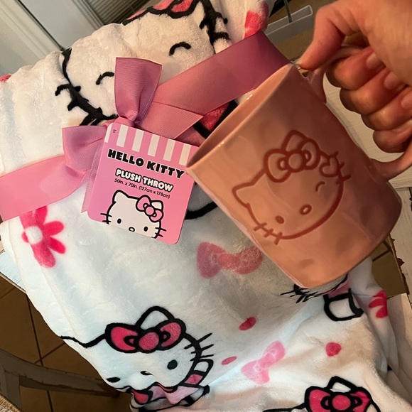 Hello Kitty | Bedding | Hello Kitty Pink Plush Blanket Perfect For ...